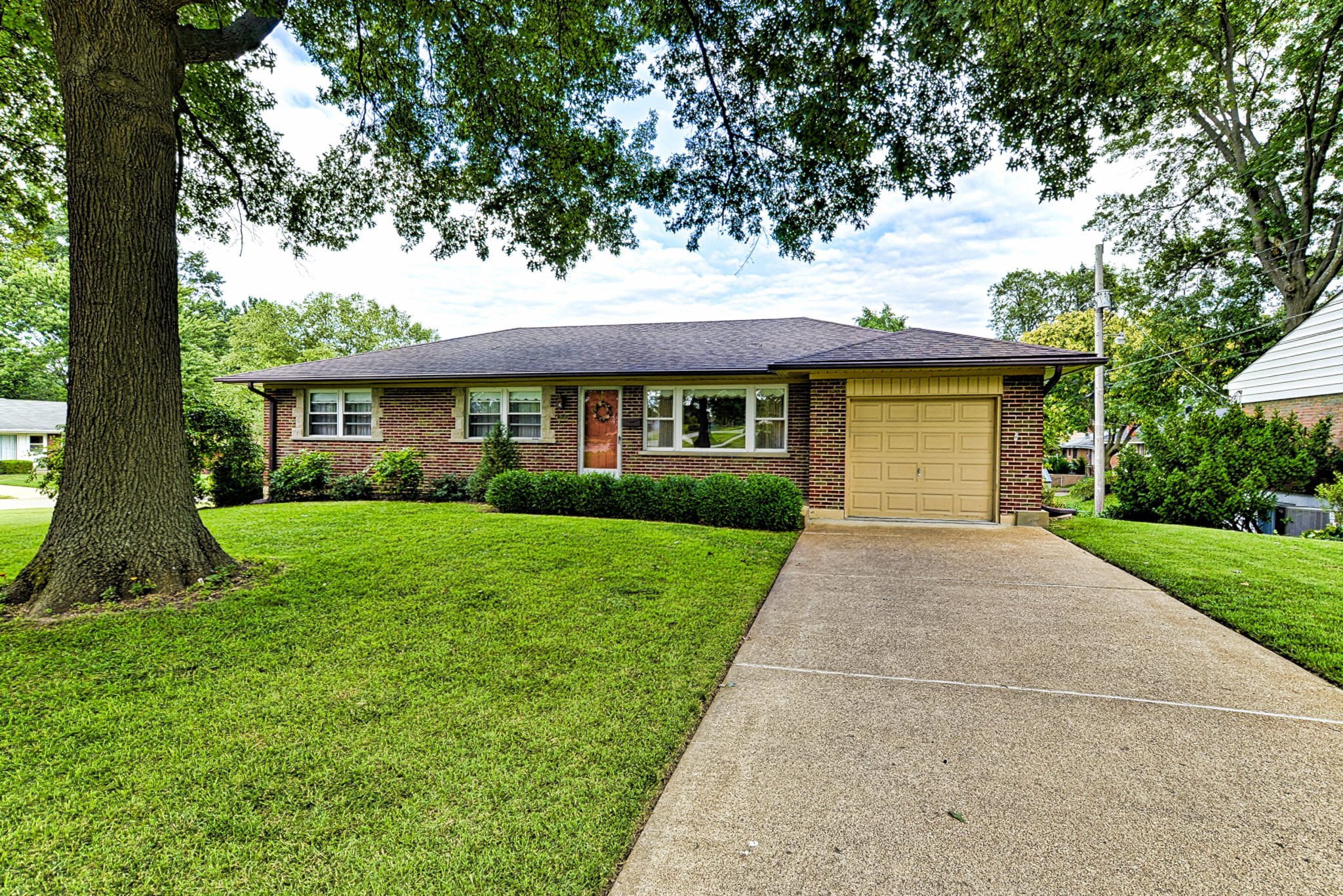 3901, 3901A Potomac, St. Louis MO 63116